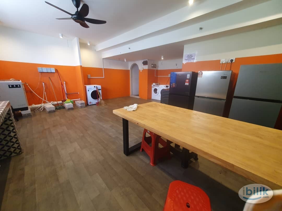 Psst 🤫… Viewing For More Discount ⭐ Move In Condition Co-Living Room ...