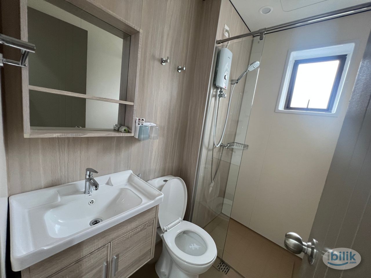 Balcony Single Fully Furnished @ Youth City Nilai (Female Unit) - Room ...