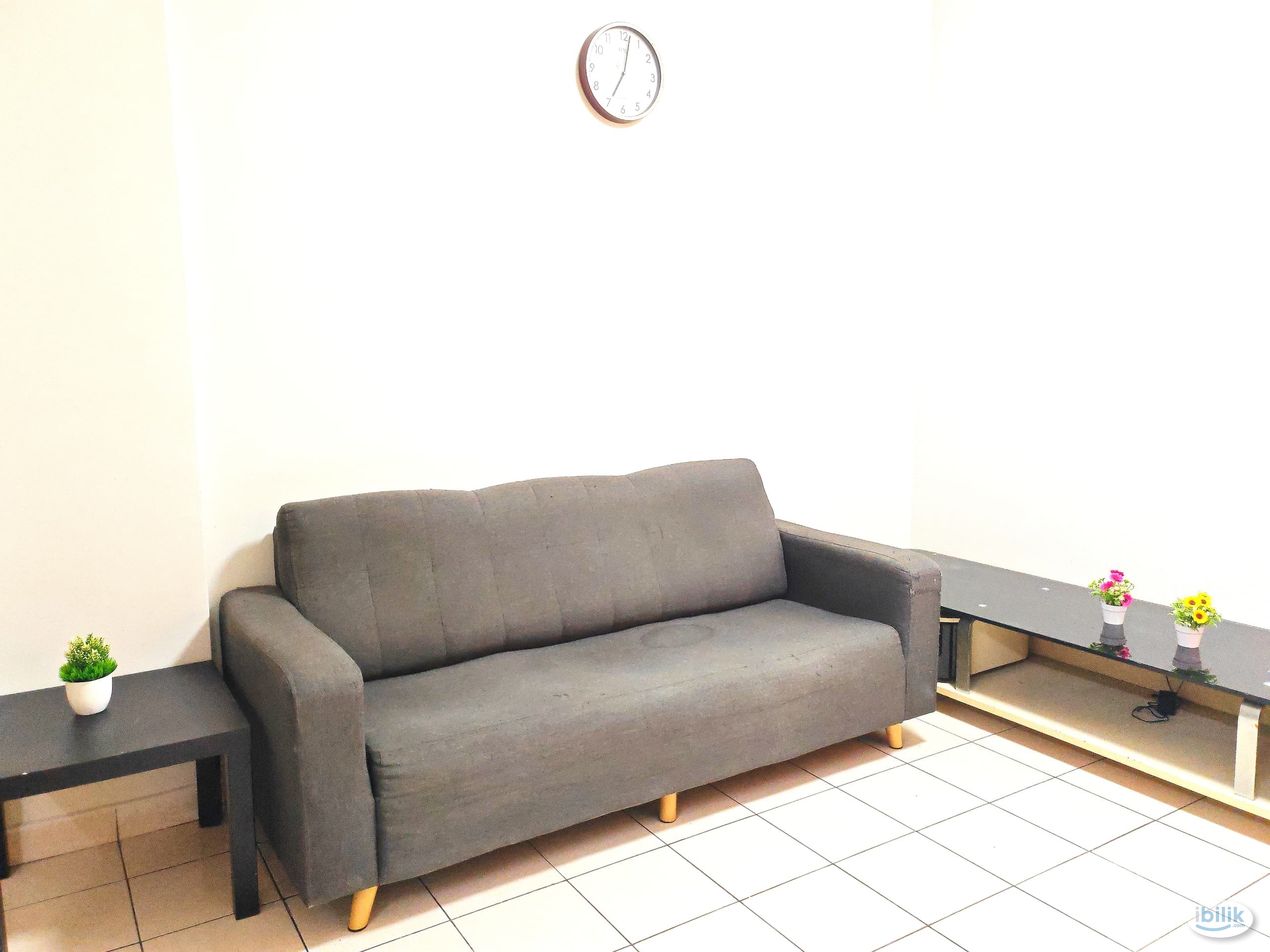 (FREE 1 MONTH) Sunway Female Muslim Medium Room Suriamas Condo Near ...