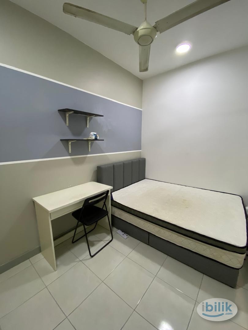 Middle room for rent ( Female unit) @MSQ Condo - Room For Rent in