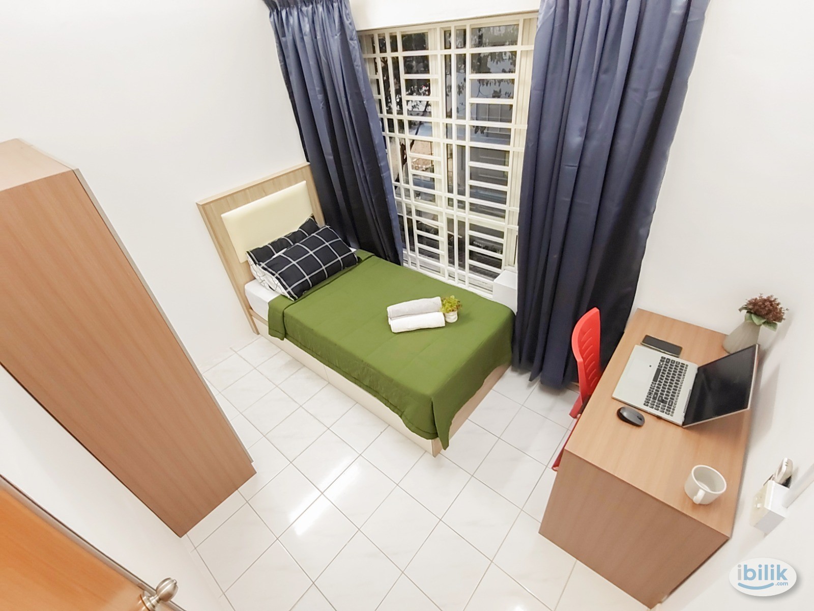 Fully-Furnished Single Room with Aircond & Window for Rent at Segar ...