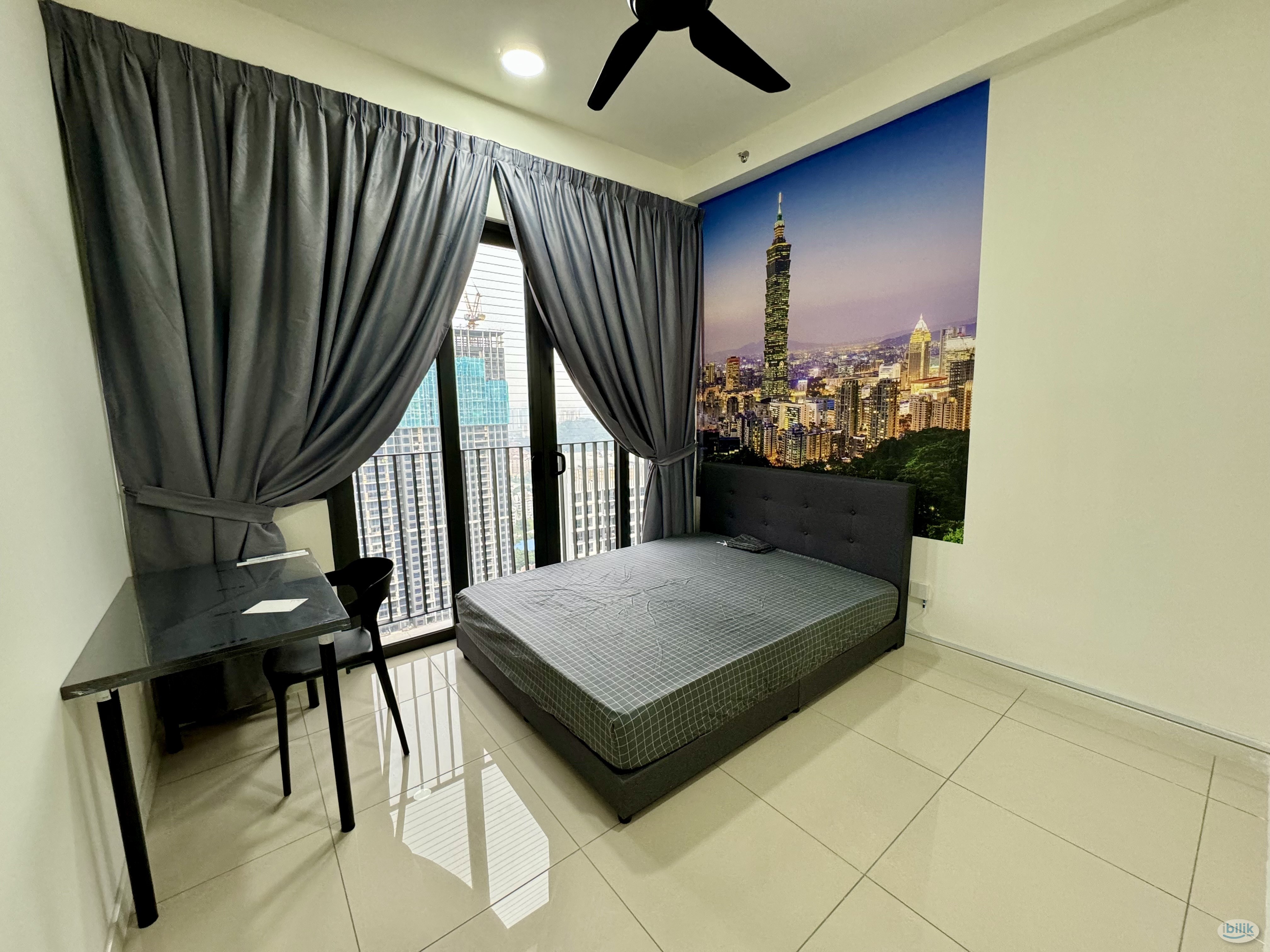 FEMALE NICE MEDIUM ROOM @ SUNWAY AVILA WANGSA MAJU - Room For Rent in