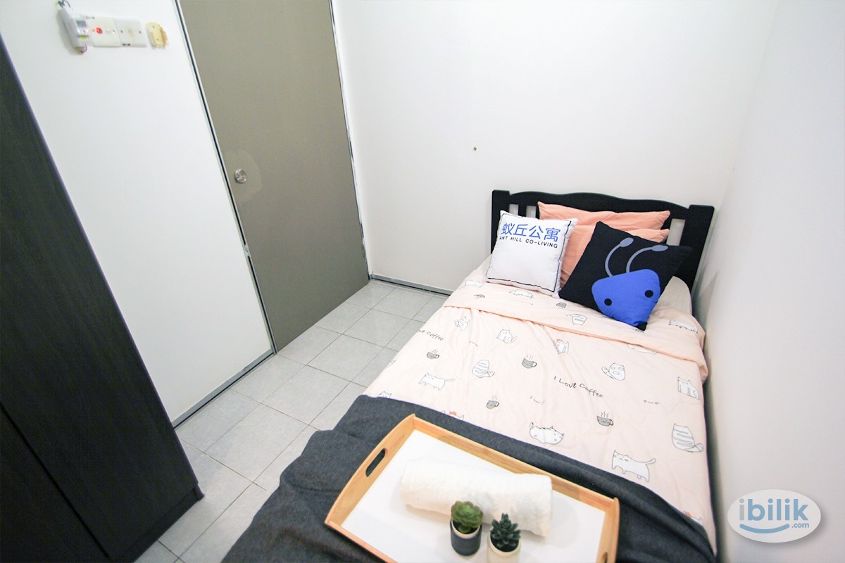 Single Room with window & ac(Partition) @ Bandar Sunway , Near to BRT ...