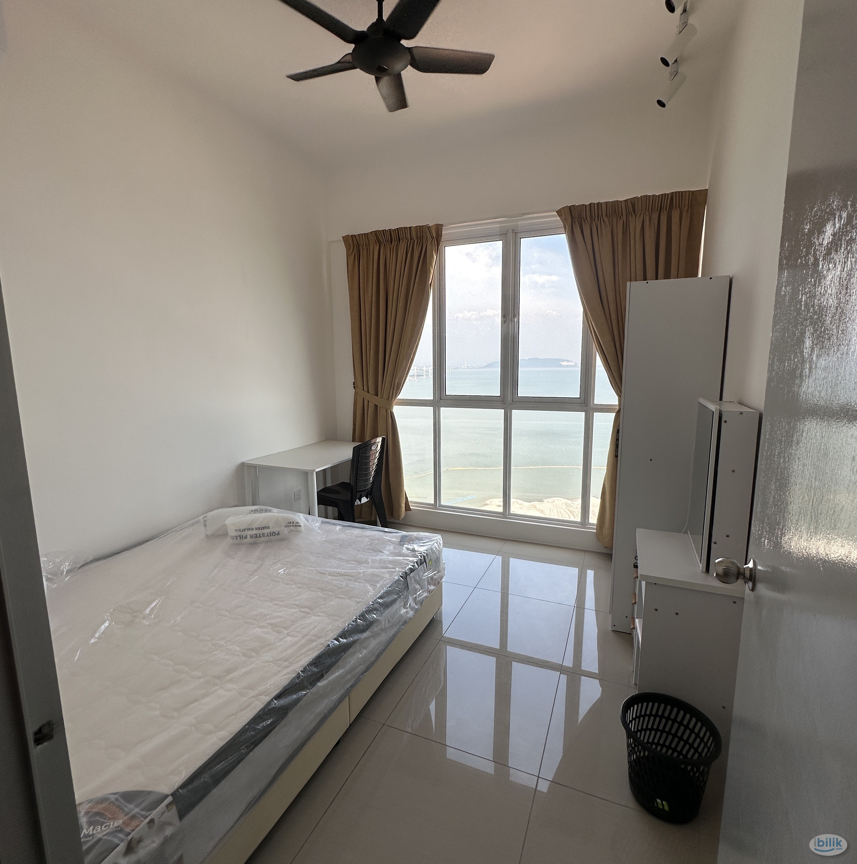 The zen condo Deluxe middle and small room for rent - Room For Rent in