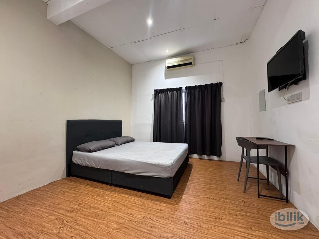 🚶10 min walk to Taman Bahagia LRT Station,🚍 LRT+BRT Transfer 30 min to ...