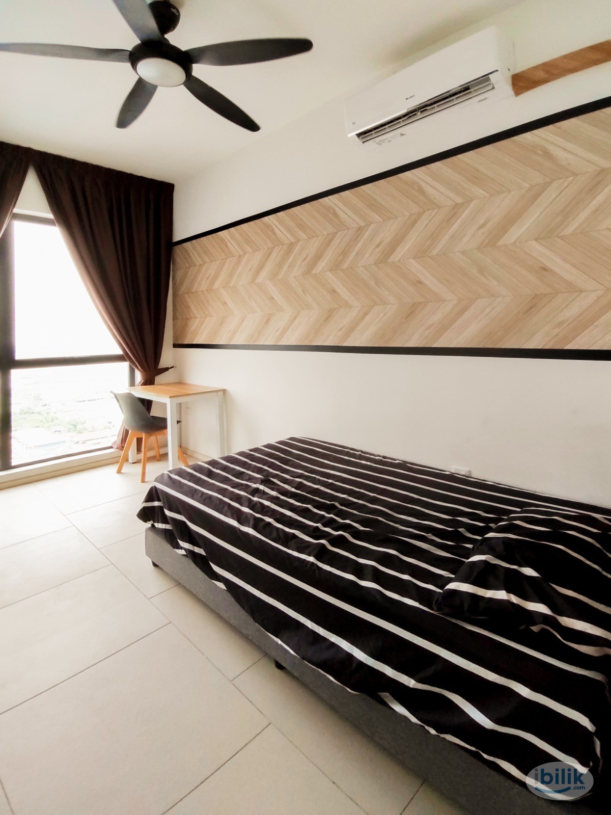 Near MRT !Queen Bed Medum Room with Window & A/C@ Sg Buloh . Near KD ...