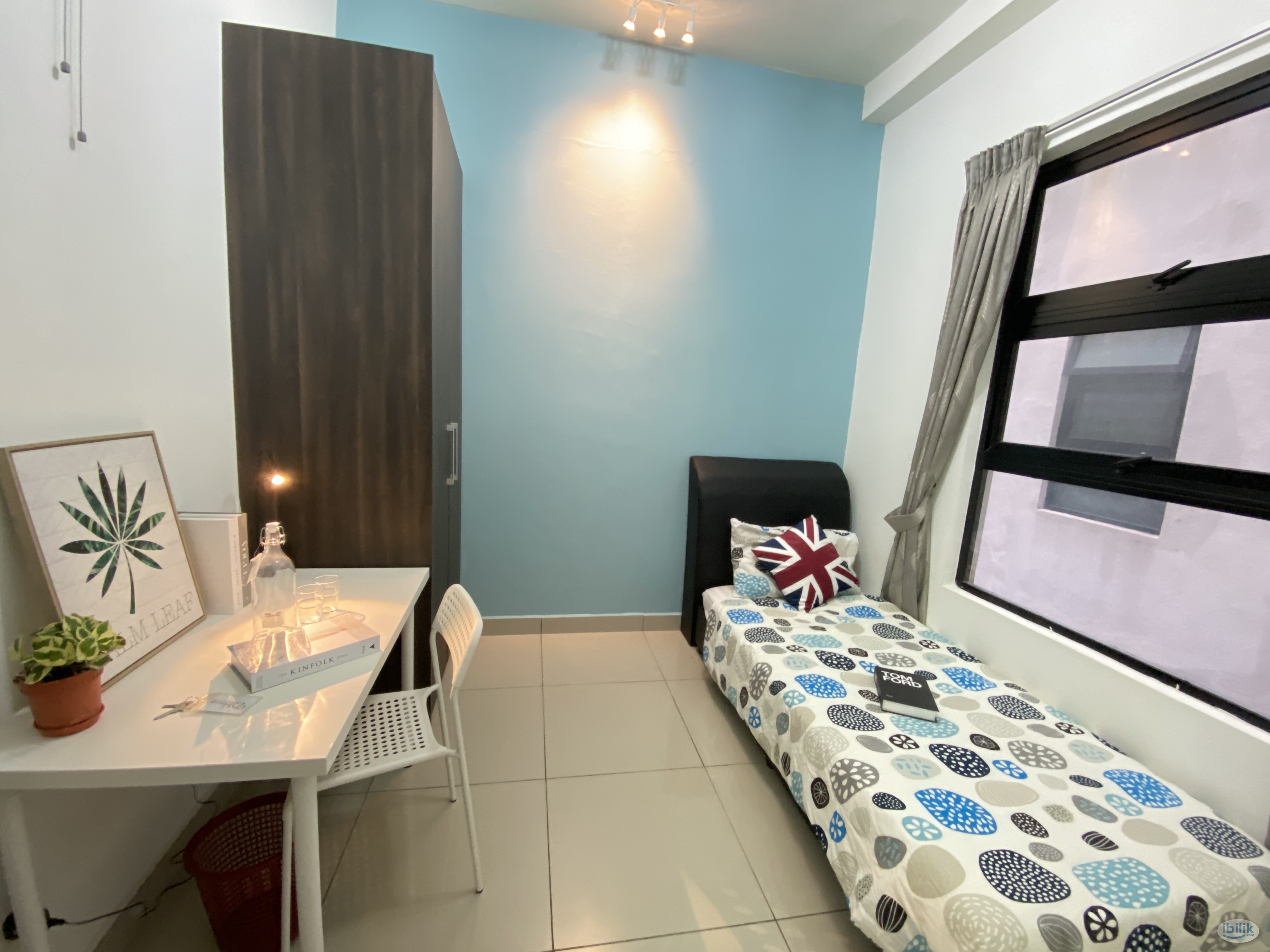 Fully furnished Middle Room at D'Aman Residence, Puchong - Room For Rent in