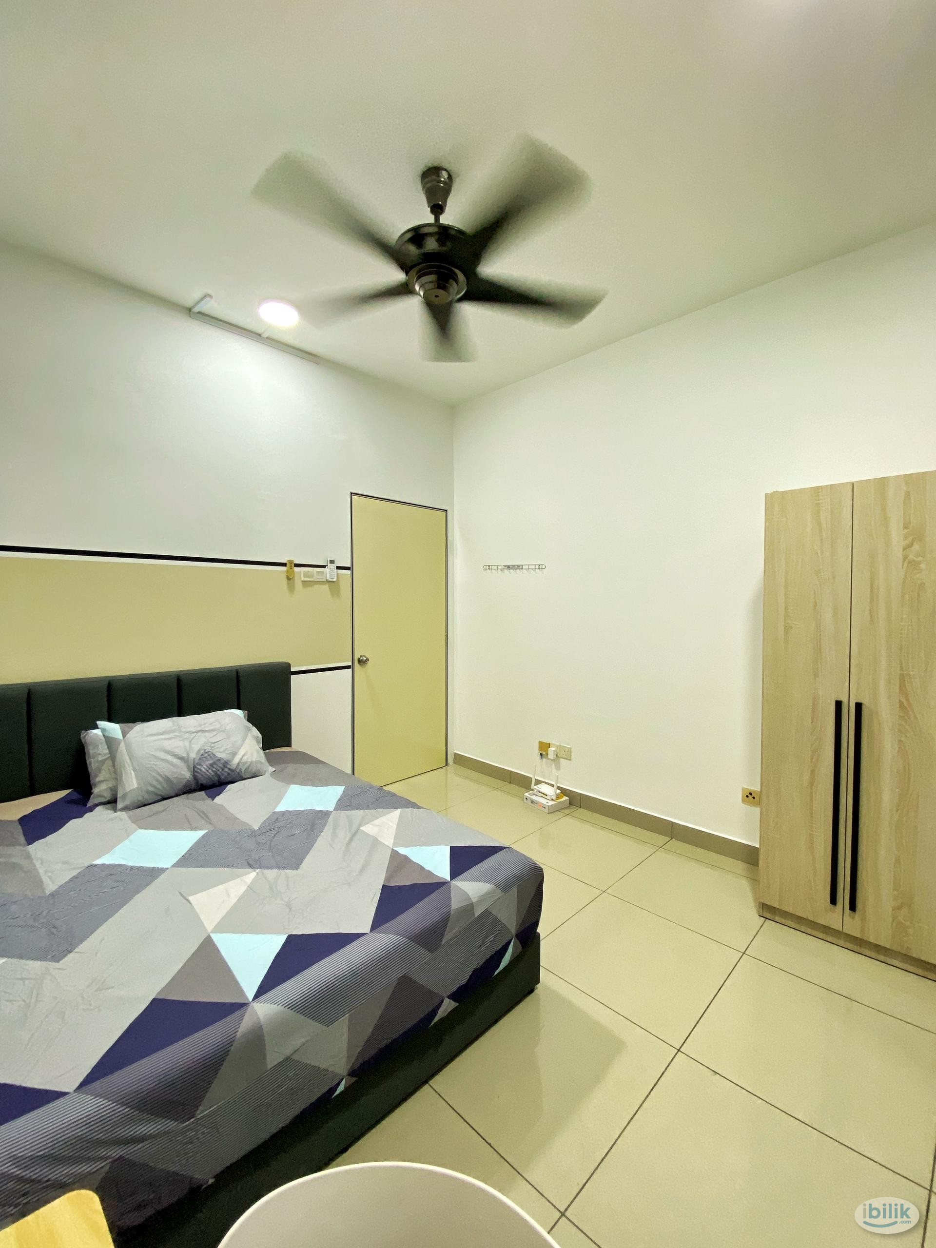 Middle Room at OUG Parklane, Old Klang Road - Room For Rent in