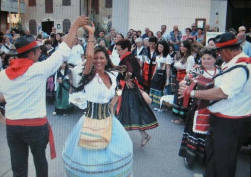 Swirling to magic in a tarantella - Make Heritage Fun!