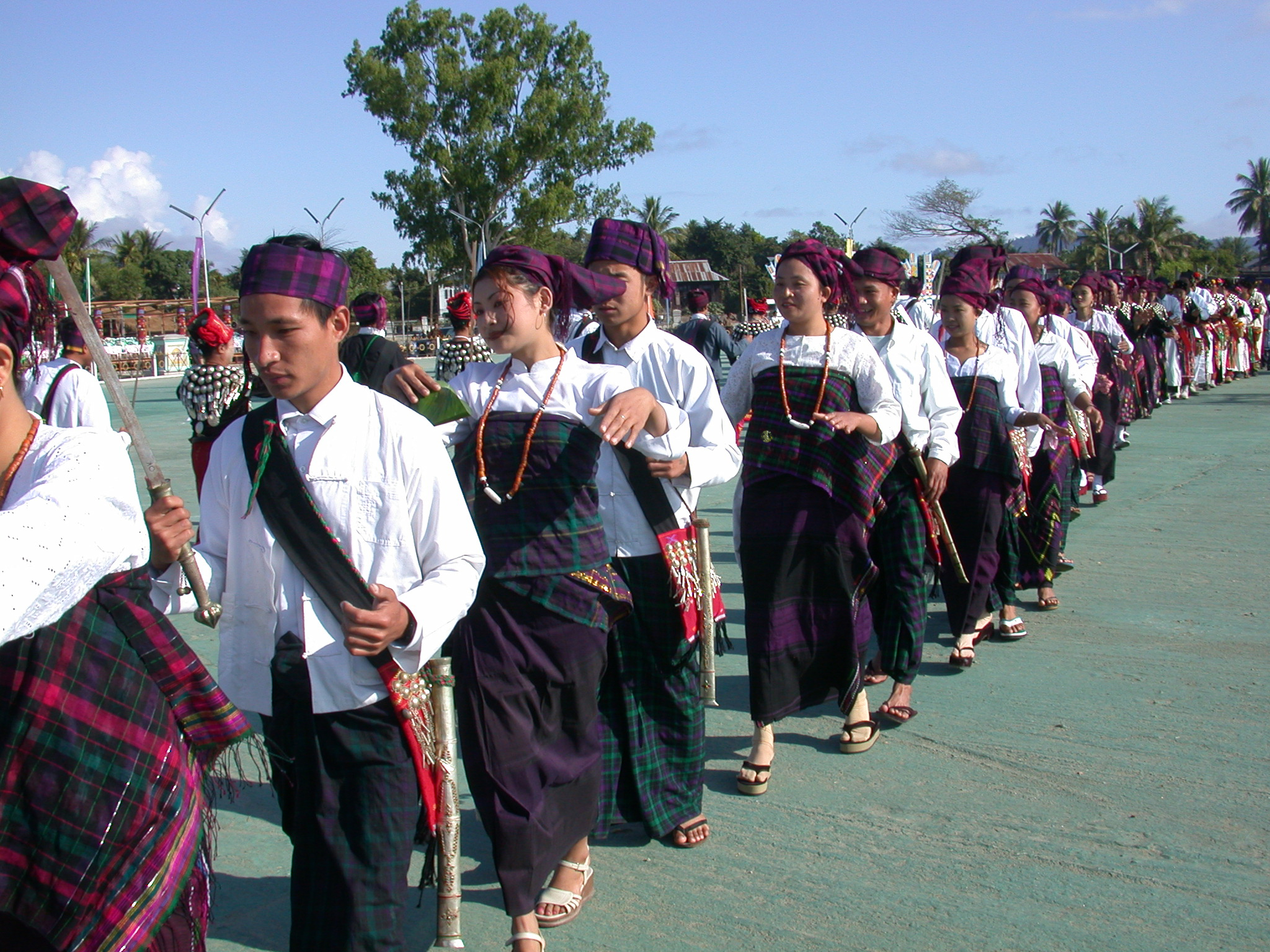 The extraordinary art of weaving of the Singpho tribe of north-east ...