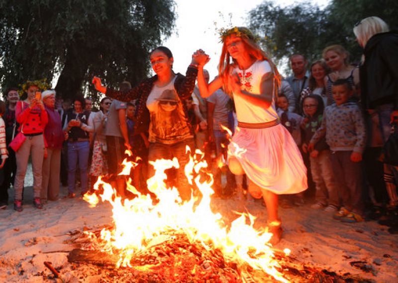 Hundreds celebrate Ukraine's pagan festival with ancient rituals