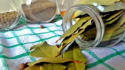Burning bay leaves has tremendous healh benefits