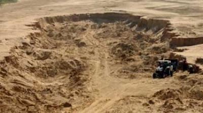 Sand mining mafia open fire at police