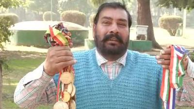 National-level boxer now drives to earn bread, seeks help from Centre, Army