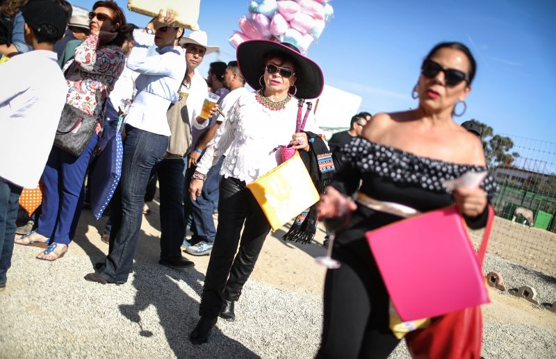 Crowd gathers to witness bullfighting competition in Mexico