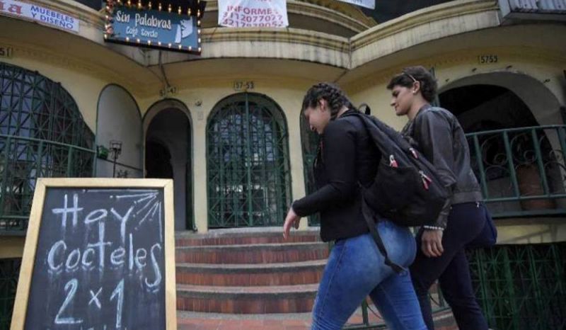 Sign language menu and floor vibrating to music at Colombia's first ...