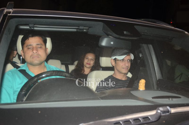 Ranveer shows his footy skills, Kartik his rumoured gf, others also snapped