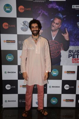 Oh snap: Katrina, Vicky, Janhvi-Ishaan, Farhan-Shibani step out in style