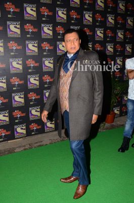 Sunny Leone bonds with Mithun, shows off her dance moves on reality show