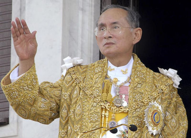 Thailand's beloved king, unifying figure, dies at 88