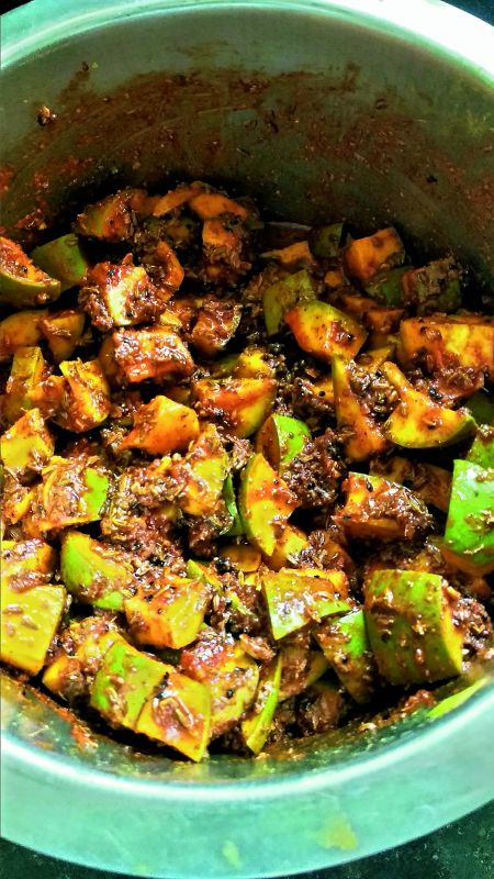 Making perfect mango pickles