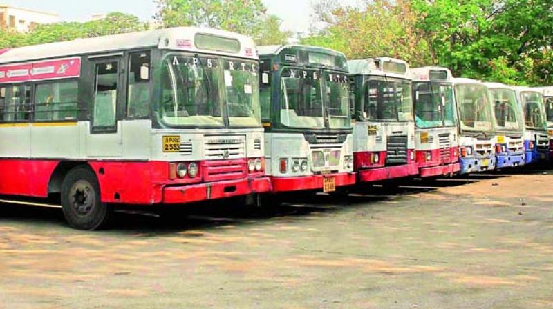 445 bus operators issued notices: Telangana govt tells Hyderabad HC