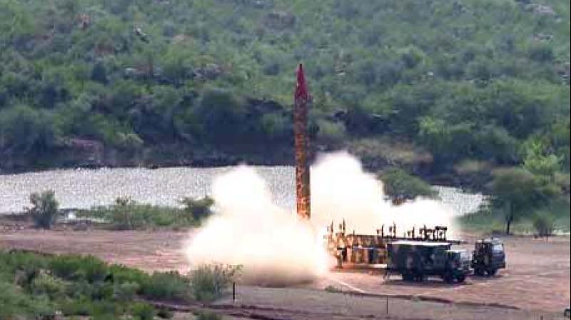 Pakistan rattles sabre, test fires nuclear missile