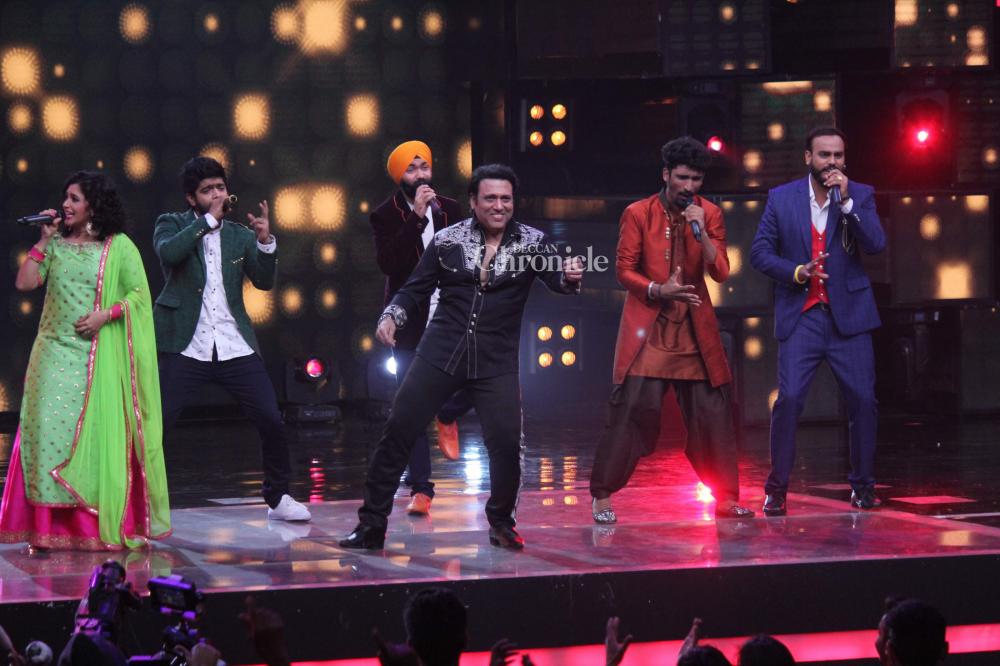 Govinda showcases his trademark dance moves on Indian Idol
