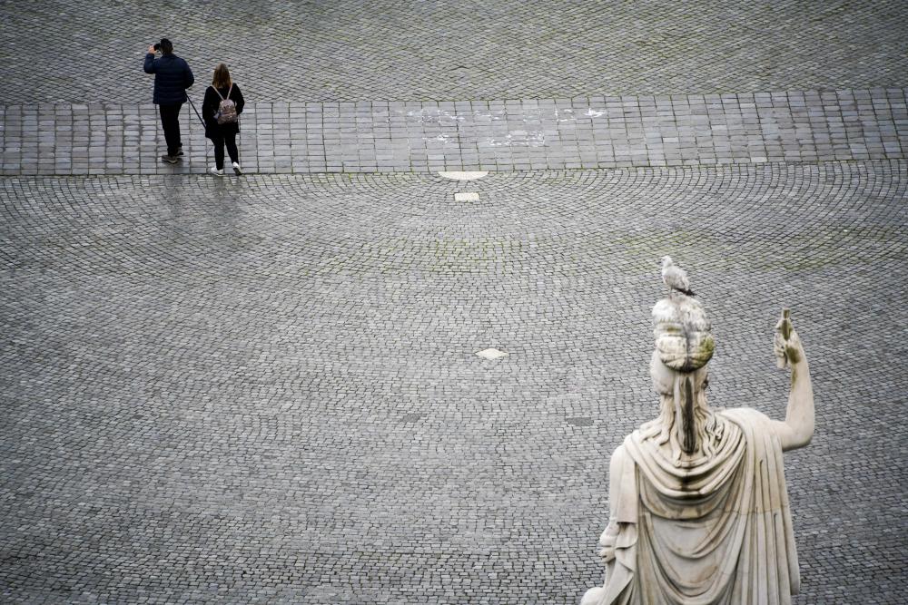 Virus puts northern Italy under lockdown