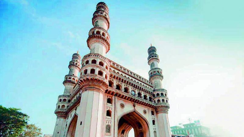 Charminar ring road choked by hawkers