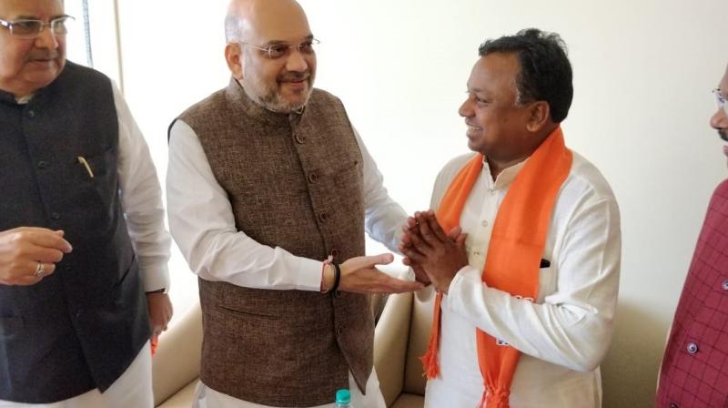 Ahead of Chhattisgarh Assembly polls, Cong MLA Ram Dayal Uike joins BJP