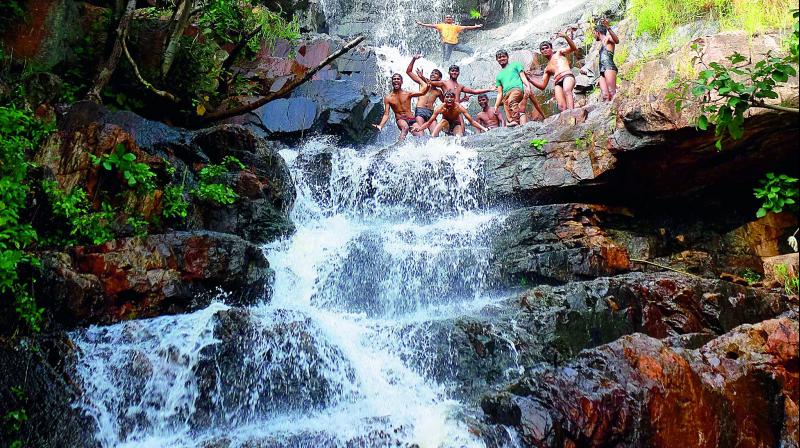 Telangana: Enjoy the thrill of a 170-metre waterfall