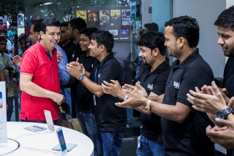 In pics | Apple fans in India storm first iPhone 8 sales