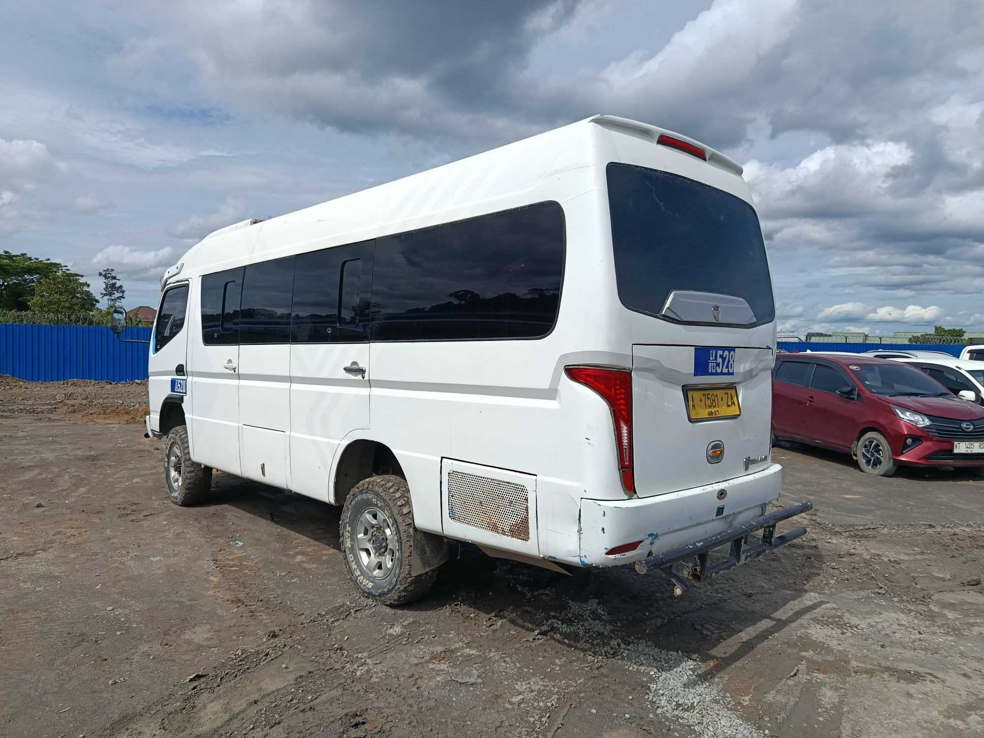 Lelang Mobil LOT No. 2099 MITSUBISHI COLT DIESEL FE 71L BC 3.9 MT 2021 ...