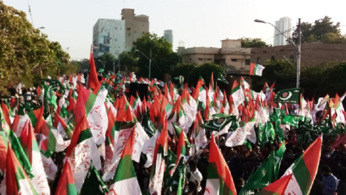 Protest In Karachi Over New Law Ensues Violence, 1 Killed