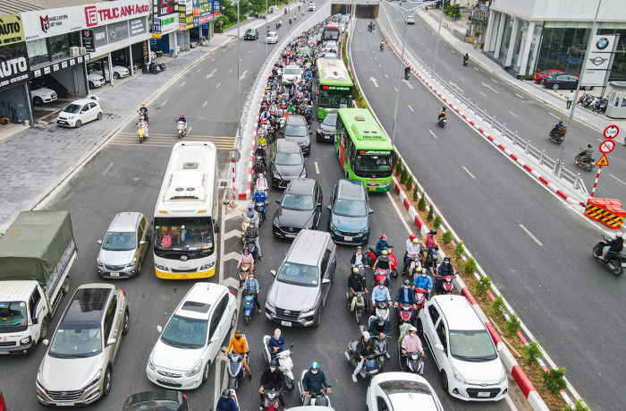Hà Nội: Chi nghìn tỷ làm hầm chui tắc vẫn hoàn tắc