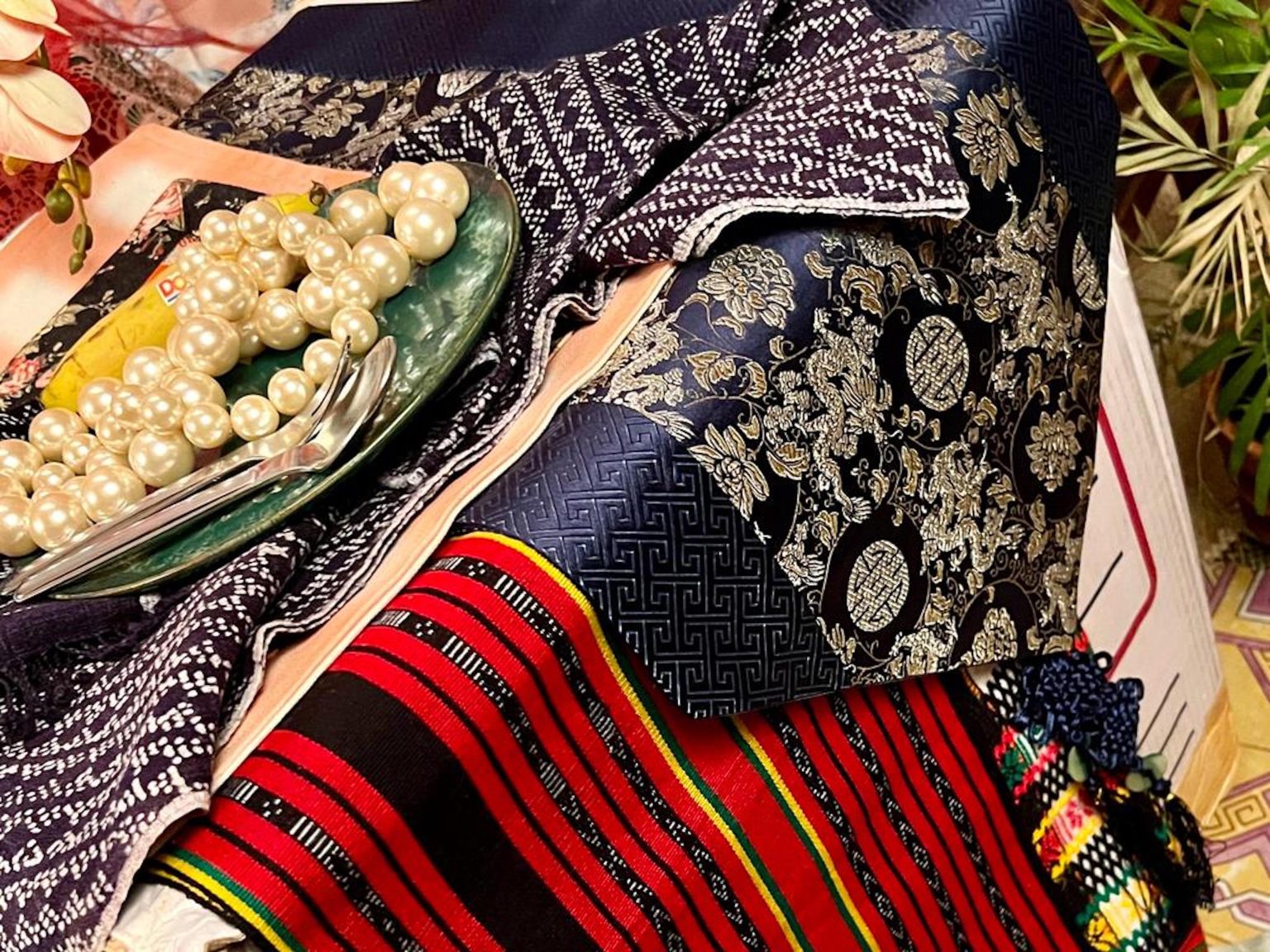 Virtual Studio Tour with Artist Wawi Navarroza – S.E.A. Focus