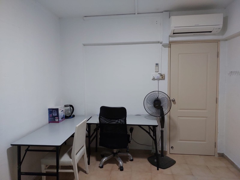 554 Jurong West Street 42 HDB Apartment Room Rental, $900, 1 Bed 1 Bath 1,130 sqft $0.80 psf