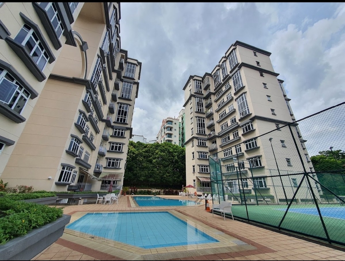 Hillview 128 Apartment For Rent, $4,300, 3 Bed 3 Bath 1,044 sqft $4.12 psf