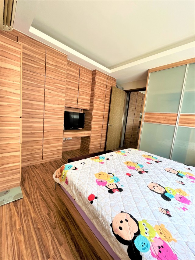 Sunny Parc Apartment For Sale, $1,098,000, 1 Bed 1 Bath 700 sqft $1,568 ...