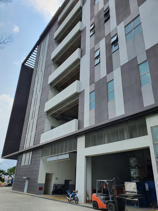 The Westcom Light Industrial (B1) For Rent, $4,4983,066 sqft $1.47 psf