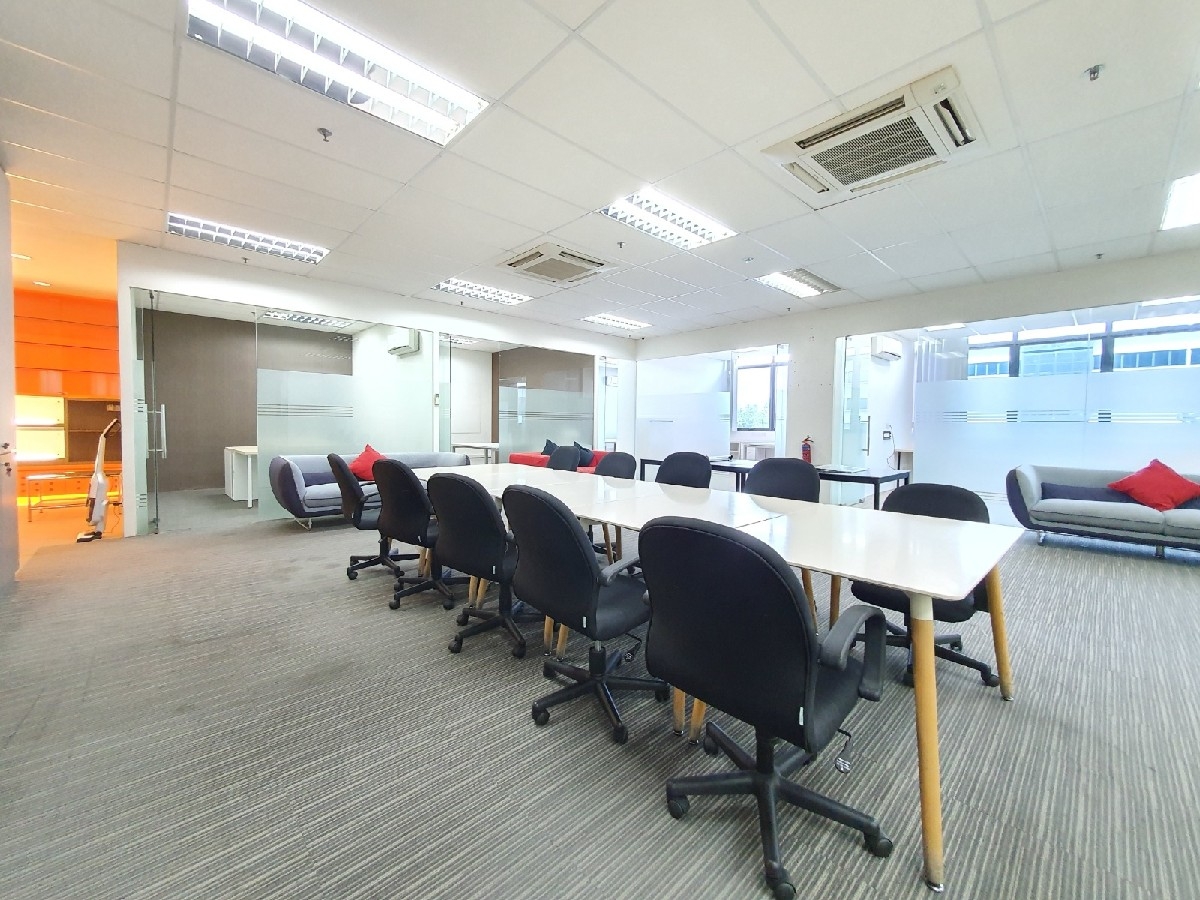 Vertex Light Industrial (B1) For Sale, $1,600,0003,132 sqft $511.00 psf