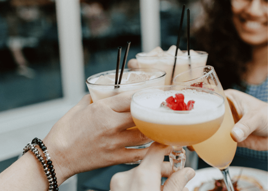 Top bars and clubs for mums' night out in Singapore | HoneyKids Asia